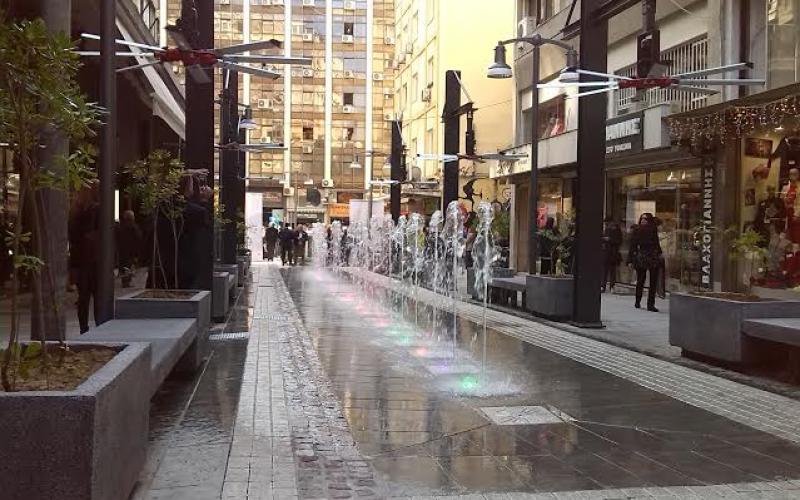 Θεσσαλονίκη: Συντριβάνι με 3 σειρές νερού στη «νέα» πλατεία Μαβίλη ...