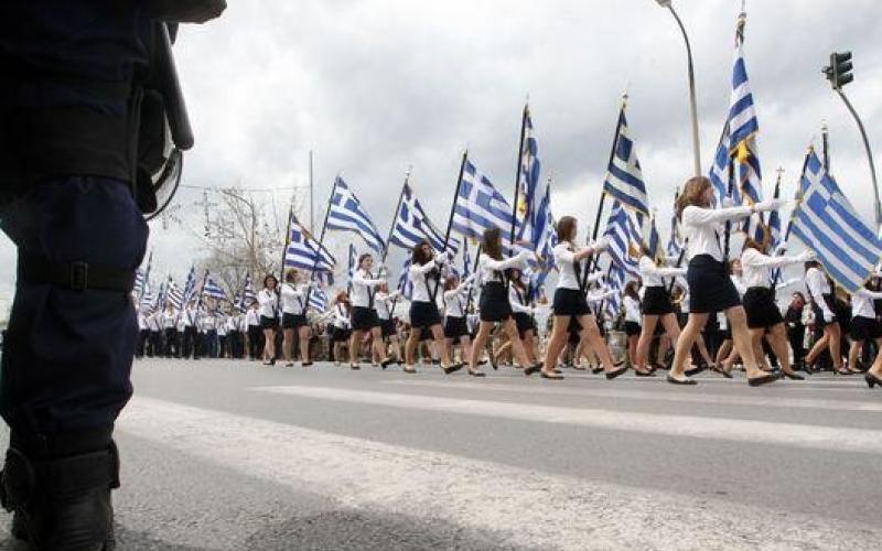 Θεσσαλονίκη: Σε εξέλιξη παρέλαση της 25ης Μαρτίου στη Θεσσαλονίκη ...