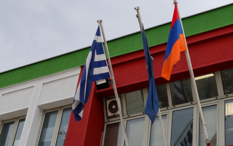 Θεσσαλονίκη: Η σημαία της Αρμενίας στο δημαρχείο Νεάπολης - Συκεών ...