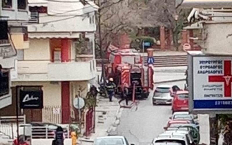 ΠΡΙΝ ΛΙΓΟ: Φωτιά σε κατάστημα στη δυτική Θεσσαλονίκη | Typosthes