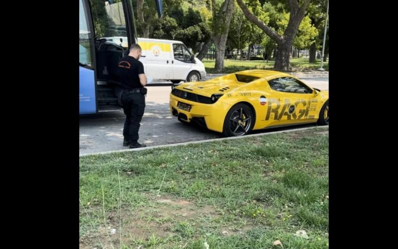 Θεσσαλονίκη: «Ξήλωσαν» τις πινακίδες κίτρινης Ferrari που πάρκαρε ...