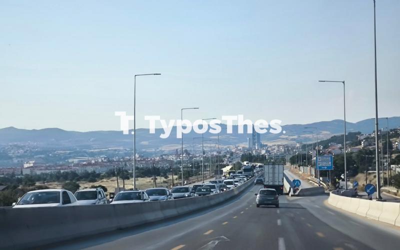 ΤΩΡΑ στη Θεσσαλονίκη: Μεγάλη καραμπόλα στον Περιφερειακό – Ουρές ...
