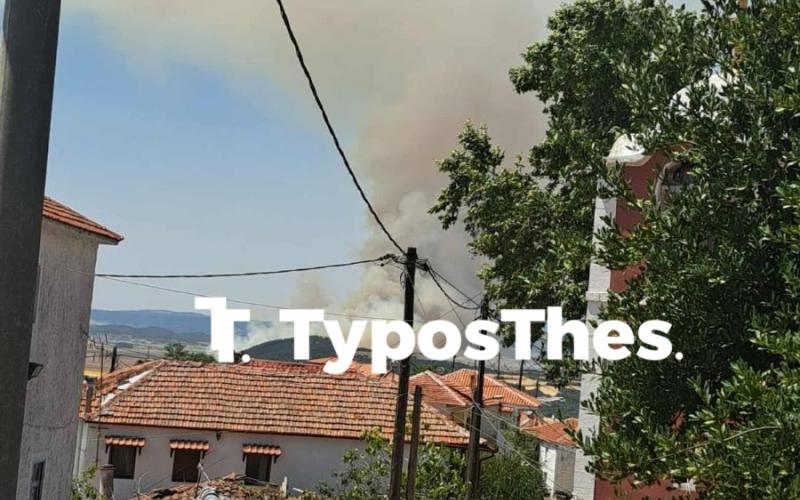 ΤΩΡΑ: Μεγάλη φωτιά ξέσπασε στη Θεσσαλονίκη - Στον αέρα 3 καναντέρ, 2 ελικόπτερα (ΦΩΤΟ) | Typosthes
